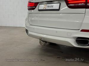 White BMW X5 2018 in Parnu, with an engine capacity of 3.00 L and mileage of 88 thousand km for 36790 €, photo 28 on AUTOMOTO.COM.LV
