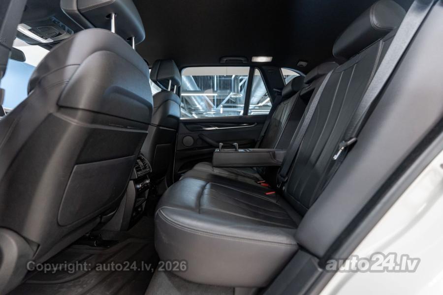 White BMW X5 2018 in Tallinn, with an engine capacity of 3.00 L and mileage of 154 thousand km for 31900 €, photo 16 on AUTOMOTO.COM.LV
