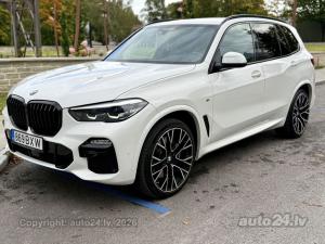 Balts BMW X5 2019 Tallina, ar dzinēja tilpumu 3.00 L un nobraukumu 150 tūkst. km par 44900 €, foto  vietnē AUTOMOTO.COM.LV