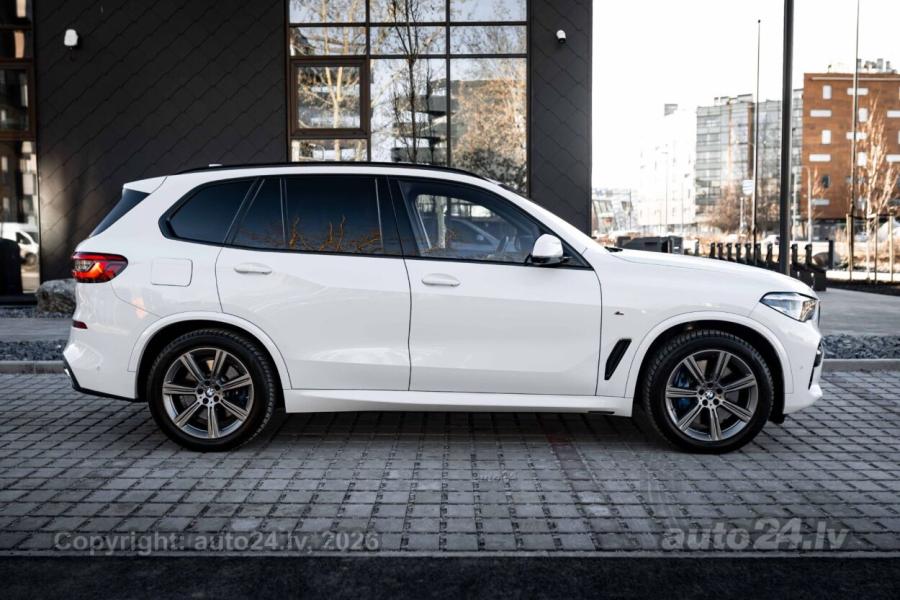 Balts BMW X5 2019 Tallina, ar dzinēja tilpumu 3.00 L un nobraukumu 198 tūkst. km par 38900 €, foto 4 vietnē AUTOMOTO.COM.LV