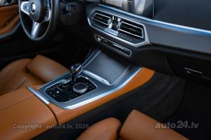 Balts BMW X5 2019 Tallina, ar dzinēja tilpumu 3.00 L un nobraukumu 198 tūkst. km par 38900 €, foto 12 vietnē AUTOMOTO.COM.LV