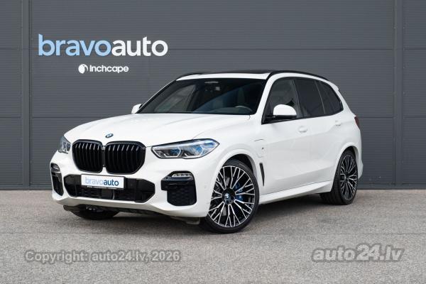 White BMW X5 2020 in Tartu, with an engine capacity of 3.00 L and mileage of 96 thousand km for 48900 €, photo 1 on AUTOMOTO.COM.LV