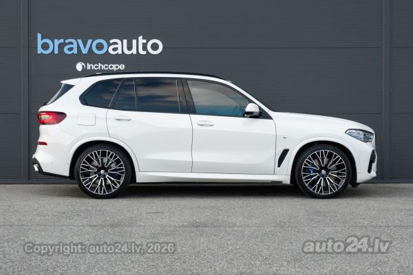 White BMW X5 2020 in Tartu, with an engine capacity of 3.00 L and mileage of 96 thousand km for 48900 €, photo 4 on AUTOMOTO.COM.LV