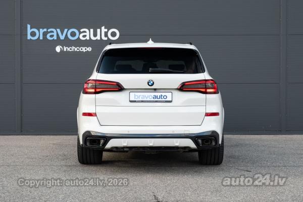 White BMW X5 2020 in Tartu, with an engine capacity of 3.00 L and mileage of 96 thousand km for 48900 €, photo 7 on AUTOMOTO.COM.LV