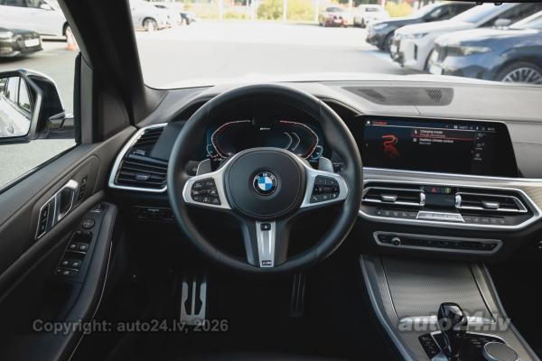 White BMW X5 2020 in Tartu, with an engine capacity of 3.00 L and mileage of 96 thousand km for 48900 €, photo 10 on AUTOMOTO.COM.LV