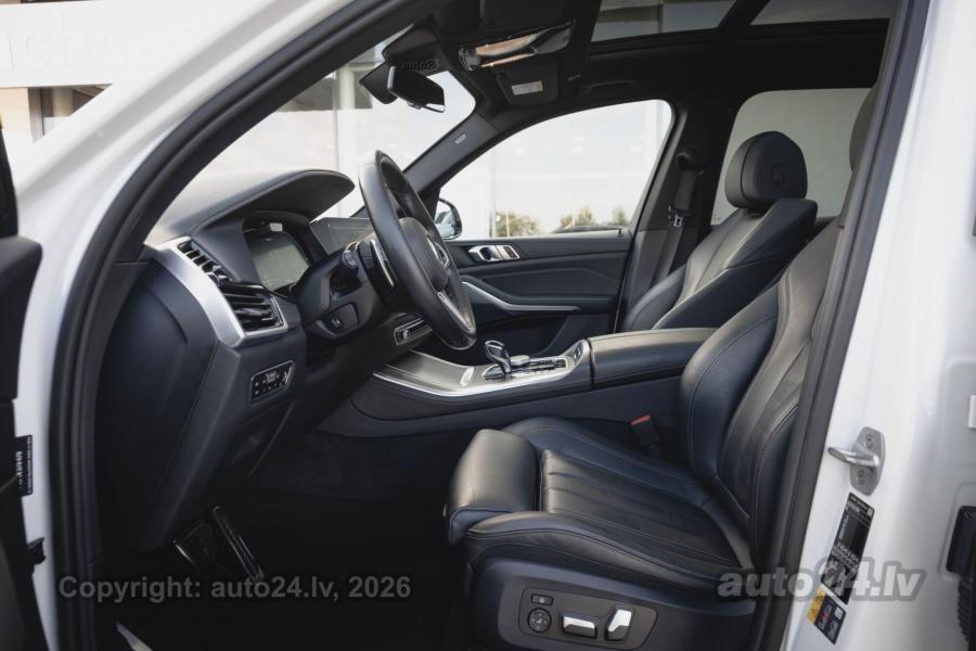 Balts BMW X5 2020 Tartu, ar dzinēja tilpumu 3.00 L un nobraukumu 96 tūkst. km par 48900 €, foto 12 vietnē AUTOMOTO.COM.LV