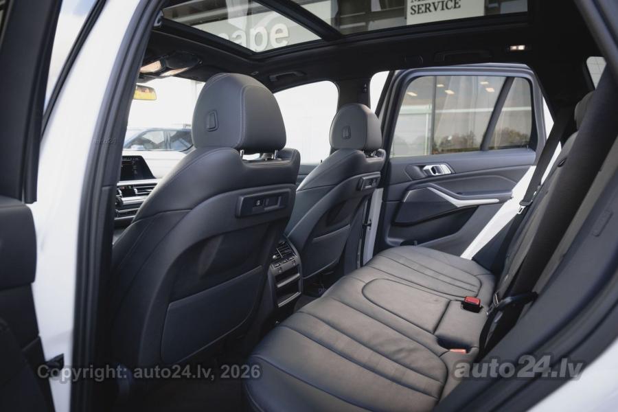 Balts BMW X5 2020 Tartu, ar dzinēja tilpumu 3.00 L un nobraukumu 96 tūkst. km par 48900 €, foto 14 vietnē AUTOMOTO.COM.LV
