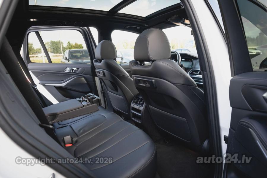 Balts BMW X5 2020 Tartu, ar dzinēja tilpumu 3.00 L un nobraukumu 96 tūkst. km par 48900 €, foto 15 vietnē AUTOMOTO.COM.LV