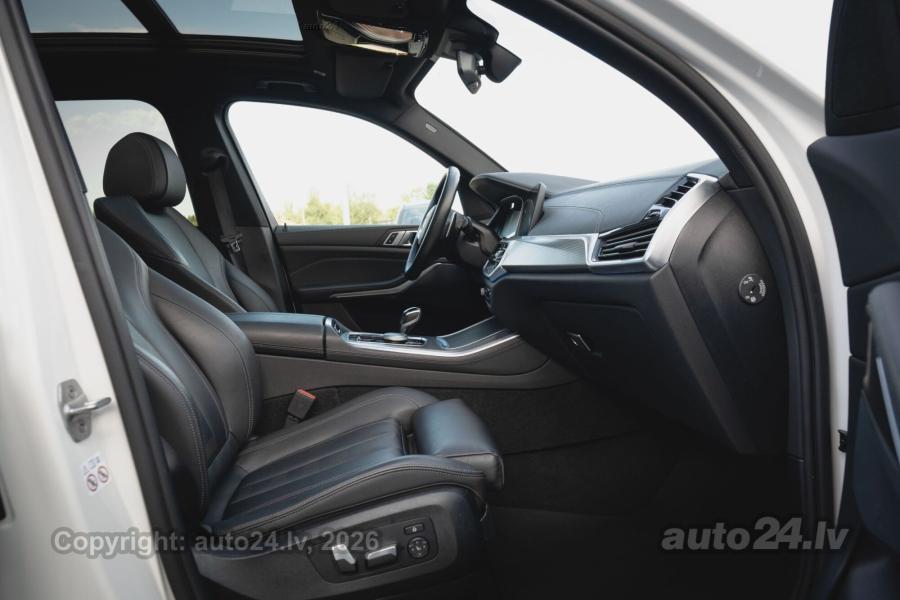 Balts BMW X5 2020 Tartu, ar dzinēja tilpumu 3.00 L un nobraukumu 96 tūkst. km par 48900 €, foto 17 vietnē AUTOMOTO.COM.LV