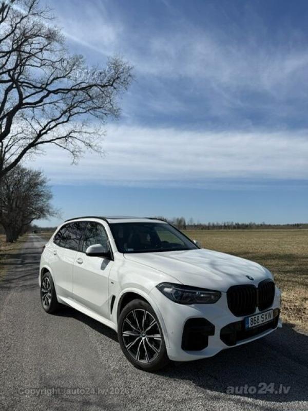 White BMW X5 2022 in Tallinn, with an engine capacity of 0.00 L and mileage of 126 thousand km for 55000 €, photo 1 on AUTOMOTO.COM.LV
