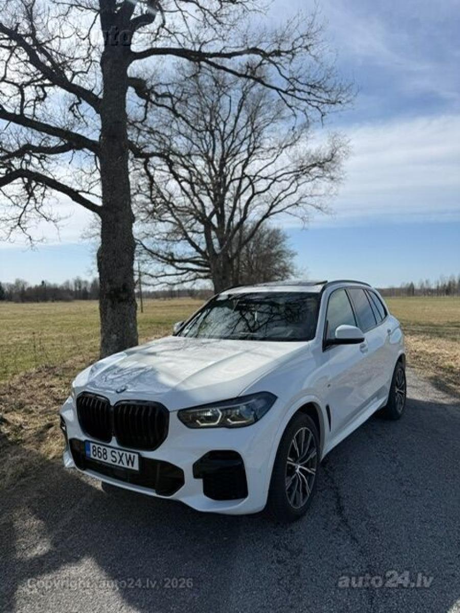 White BMW X5 2022 in Tallinn, with an engine capacity of 0.00 L and mileage of 126 thousand km for 55000 €, photo 3 on AUTOMOTO.COM.LV