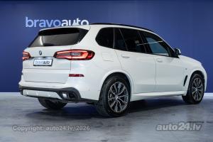 White BMW X5 2022 in Tallinn, with an engine capacity of 3.00 L and mileage of 62 thousand km for 63900 €, photo 3 on AUTOMOTO.COM.LV