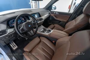 White BMW X5 2022 in Tallinn, with an engine capacity of 3.00 L and mileage of 62 thousand km for 63900 €, photo 6 on AUTOMOTO.COM.LV