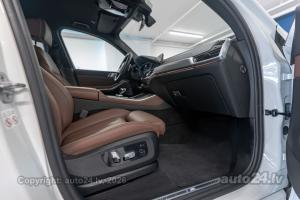 White BMW X5 2022 in Tallinn, with an engine capacity of 3.00 L and mileage of 62 thousand km for 63900 €, photo 7 on AUTOMOTO.COM.LV