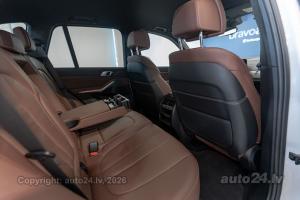 White BMW X5 2022 in Tallinn, with an engine capacity of 3.00 L and mileage of 62 thousand km for 63900 €, photo 8 on AUTOMOTO.COM.LV