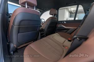 White BMW X5 2022 in Tallinn, with an engine capacity of 3.00 L and mileage of 62 thousand km for 63900 €, photo 9 on AUTOMOTO.COM.LV