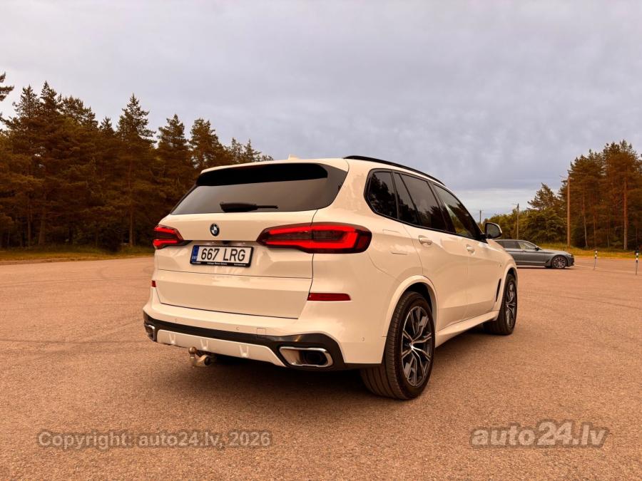 White BMW X5 2023 in Tallinn, with an engine capacity of 3.00 L and mileage of 38 thousand km for 64900 €, photo 4 on AUTOMOTO.COM.LV