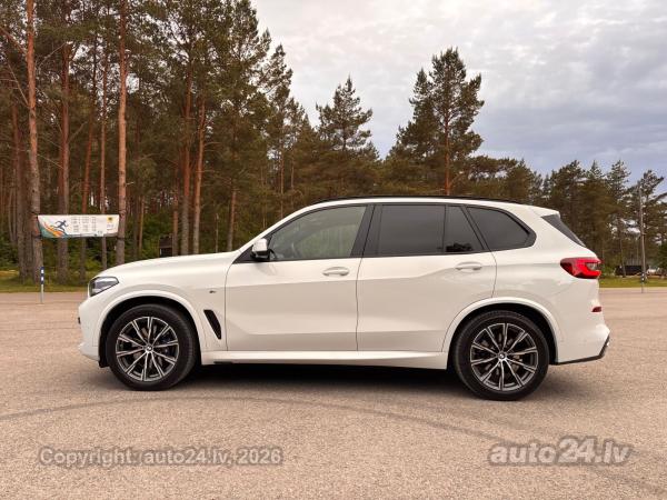 Balts BMW X5 2023 Tallina, ar dzinēja tilpumu 3.00 L un nobraukumu 38 tūkst. km par 64900 €, foto 6 vietnē AUTOMOTO.COM.LV