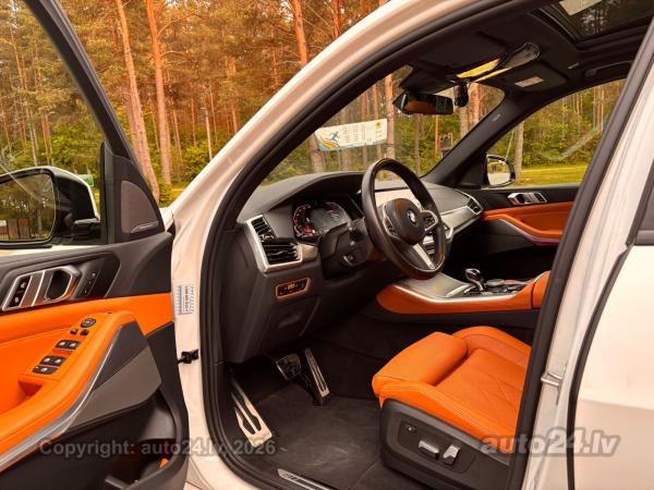 Balts BMW X5 2023 Tallina, ar dzinēja tilpumu 3.00 L un nobraukumu 38 tūkst. km par 64900 €, foto 7 vietnē AUTOMOTO.COM.LV