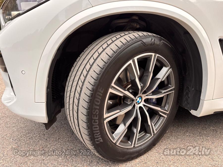 White BMW X5 2023 in Tallinn, with an engine capacity of 3.00 L and mileage of 38 thousand km for 64900 €, photo 12 on AUTOMOTO.COM.LV