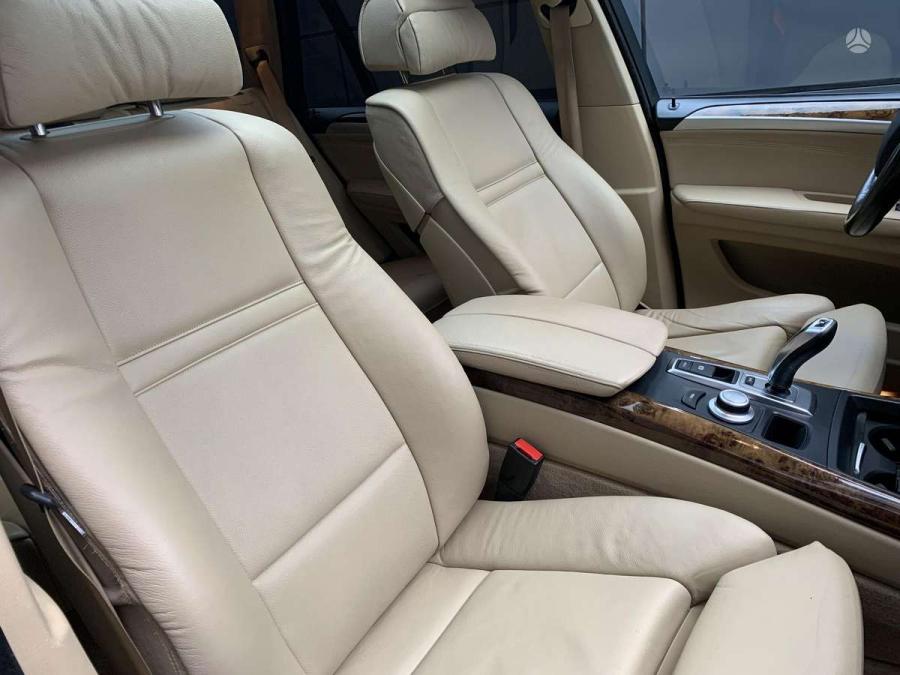 Yellow BMW X5 2007 in Marijampole, with an engine capacity of 2.99 L and mileage of 243 thousand km for 8950 €, photo 31 on AUTOMOTO.COM.LV