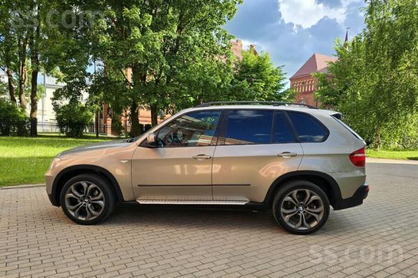 Yellow BMW X5 2008 in Jelgava, with an engine capacity of 3.00 L and mileage of 297 thousand km for 6990 €, photo 7 on AUTOMOTO.COM.LV