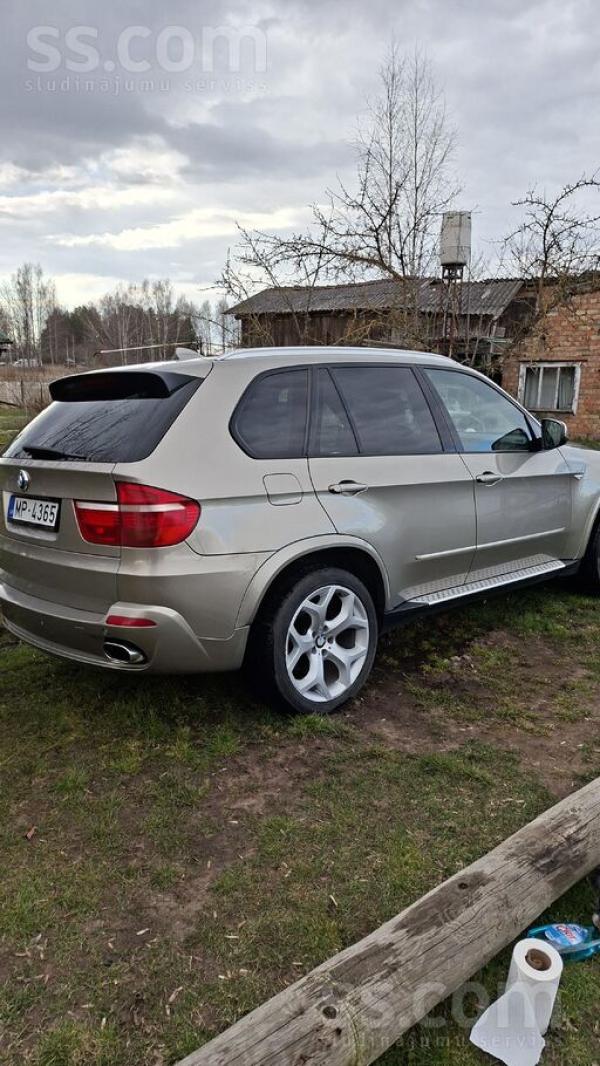 Yellow BMW X5 2008 in Jelgava, with an engine capacity of 3.00 L and mileage of 332 thousand km for 9200 €, photo 3 on AUTOMOTO.COM.LV