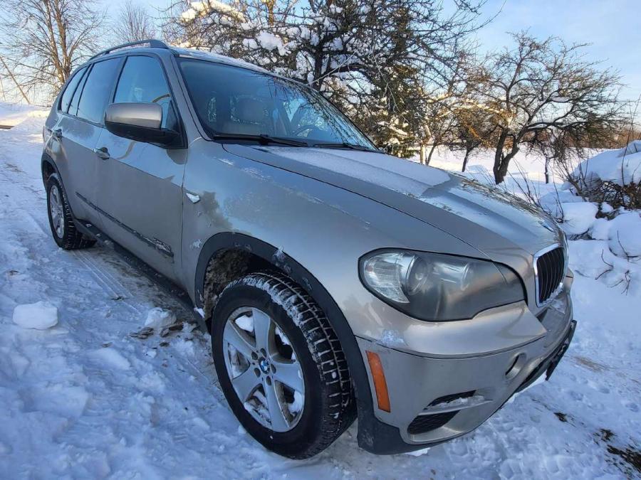Yellow BMW X5 2011 in Plunge, with an engine capacity of 3.50 L and mileage of 296 thousand km for 5900 €, photo 2 on AUTOMOTO.COM.LV