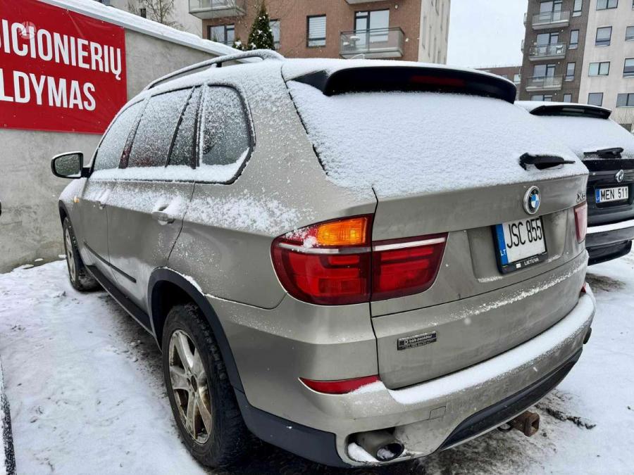 Dzeltens BMW X5 2011 Viļņa, ar dzinēja tilpumu 2.98 L un nobraukumu 290 tūkst. km par 4500 €, foto 2 vietnē AUTOMOTO.COM.LV