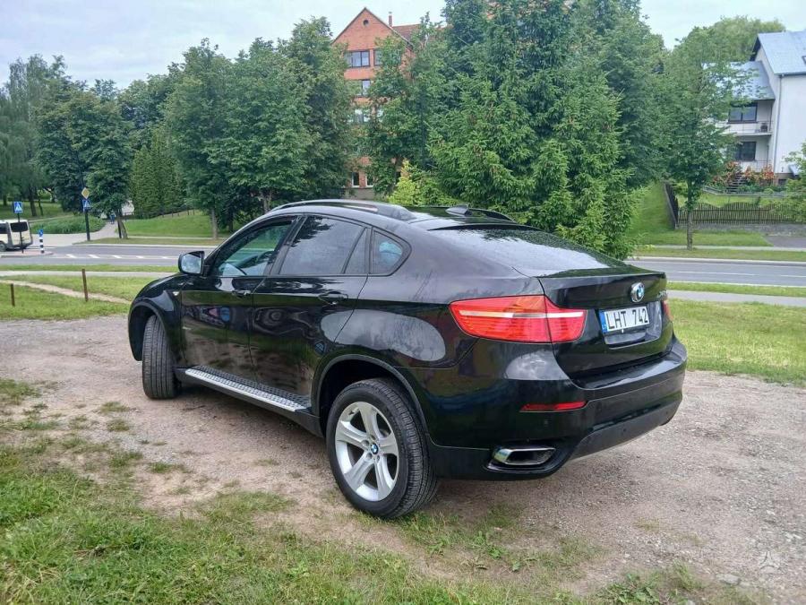 Black BMW X6 2008 in Alytus, with an engine capacity of 4.40 L and mileage of 208 thousand km for 5500 €, photo 4 on AUTOMOTO.COM.LV