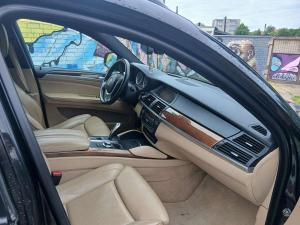 Black BMW X6 2008 in Alytus, with an engine capacity of 4.40 L and mileage of 208 thousand km for 5500 €, photo 8 on AUTOMOTO.COM.LV