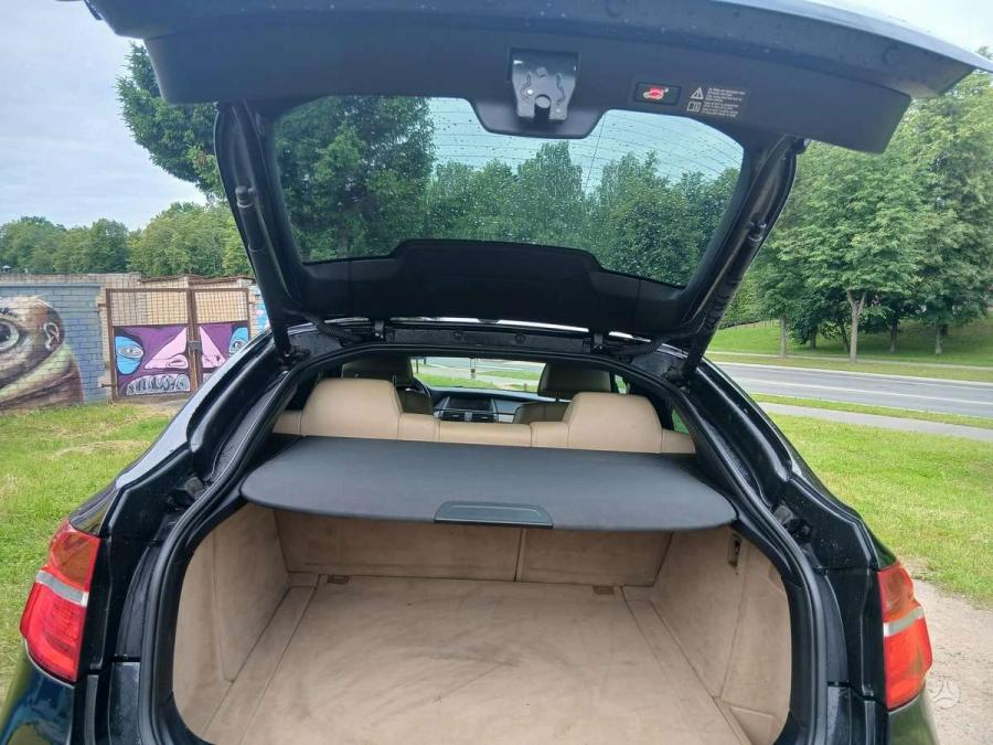 Black BMW X6 2008 in Alytus, with an engine capacity of 4.40 L and mileage of 208 thousand km for 5500 €, photo 11 on AUTOMOTO.COM.LV