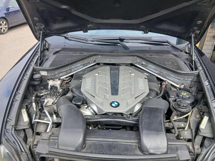 Black BMW X6 2008 in Alytus, with an engine capacity of 4.40 L and mileage of 208 thousand km for 5500 €, photo 12 on AUTOMOTO.COM.LV