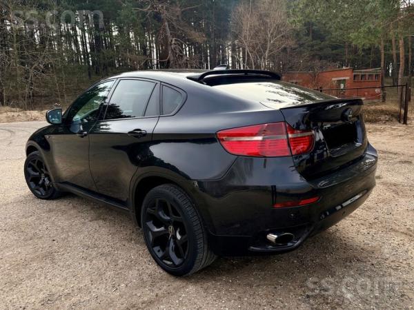 Black BMW X6 2008 in Riga, with an engine capacity of 3.00 L and mileage of 245 thousand km for 13700 €, photo 2 on AUTOMOTO.COM.LV