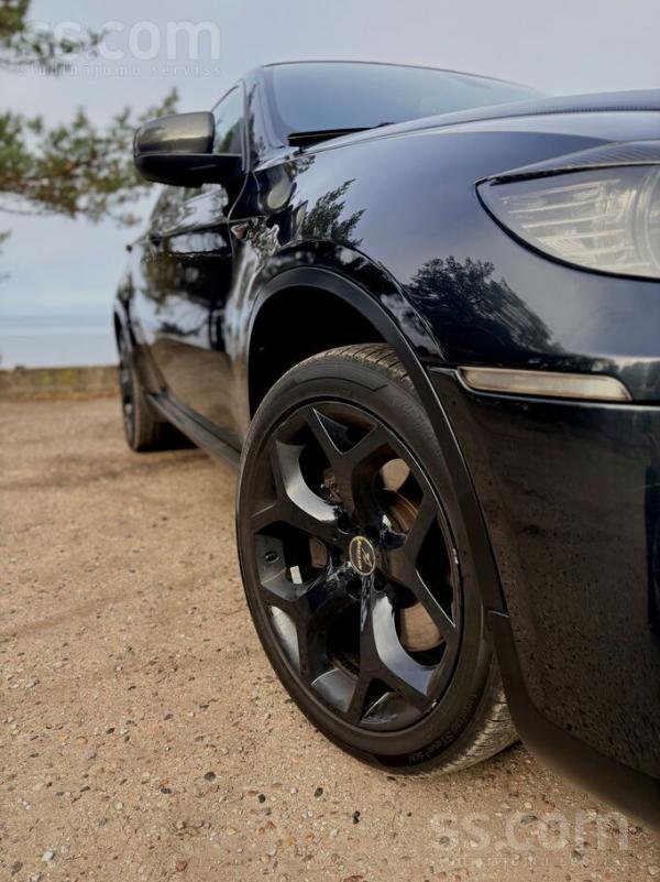 Black BMW X6 2008 in Riga, with an engine capacity of 3.00 L and mileage of 245 thousand km for 13700 €, photo 3 on AUTOMOTO.COM.LV