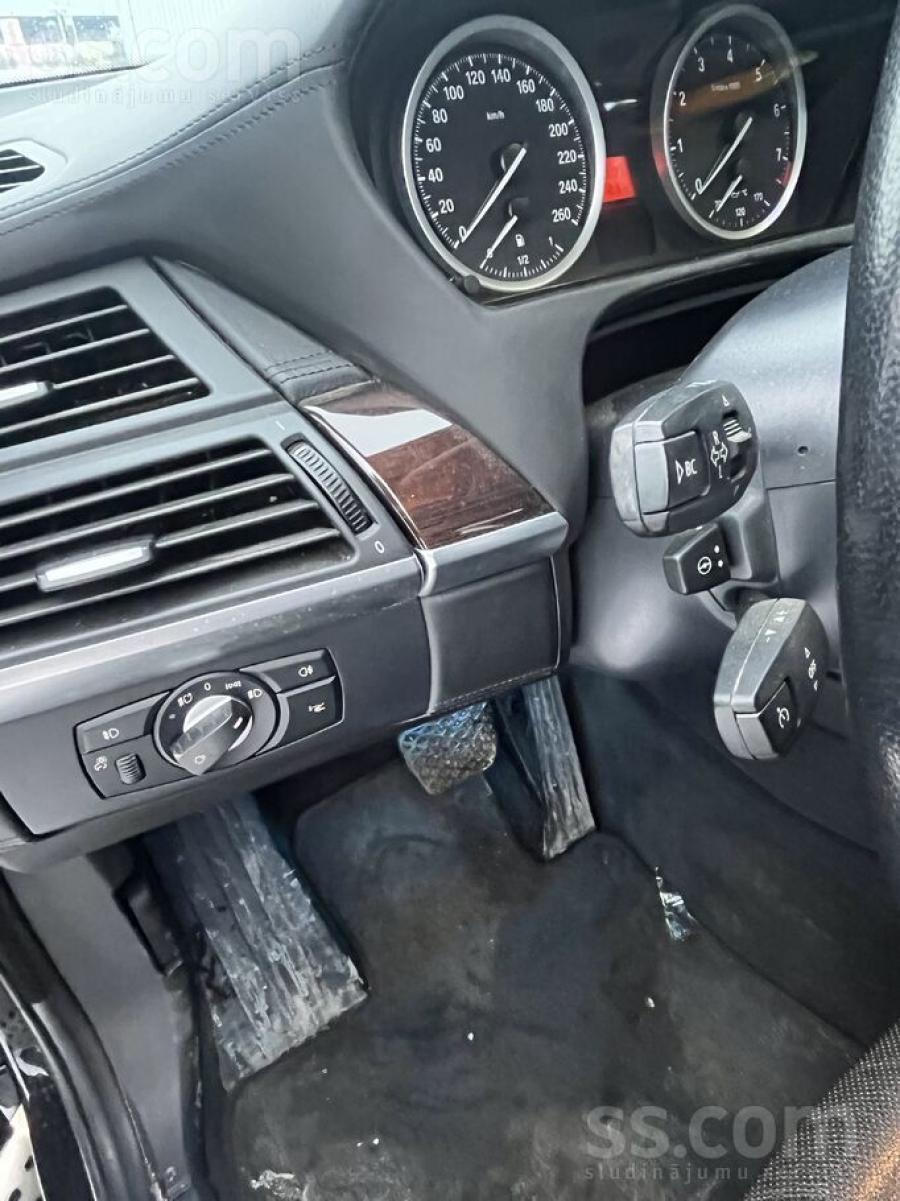 Melns BMW X6 2008 Jūrmala, ar dzinēja tilpumu 3.00 L un nobraukumu 215 tūkst. km par 9600 €, foto 11 vietnē AUTOMOTO.COM.LV