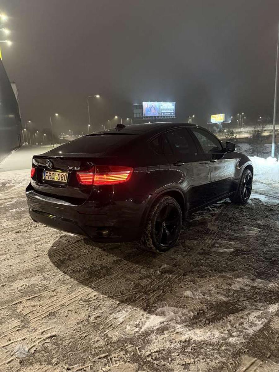Black BMW X6 2008 in Vilnius, with an engine capacity of 2.99 L and mileage of 350 thousand km for 10999 €, photo 6 on AUTOMOTO.COM.LV