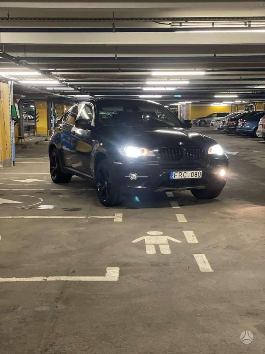 Black BMW X6 2008 in Vilnius, with an engine capacity of 2.99 L and mileage of 350 thousand km for 10999 €, photo 9 on AUTOMOTO.COM.LV