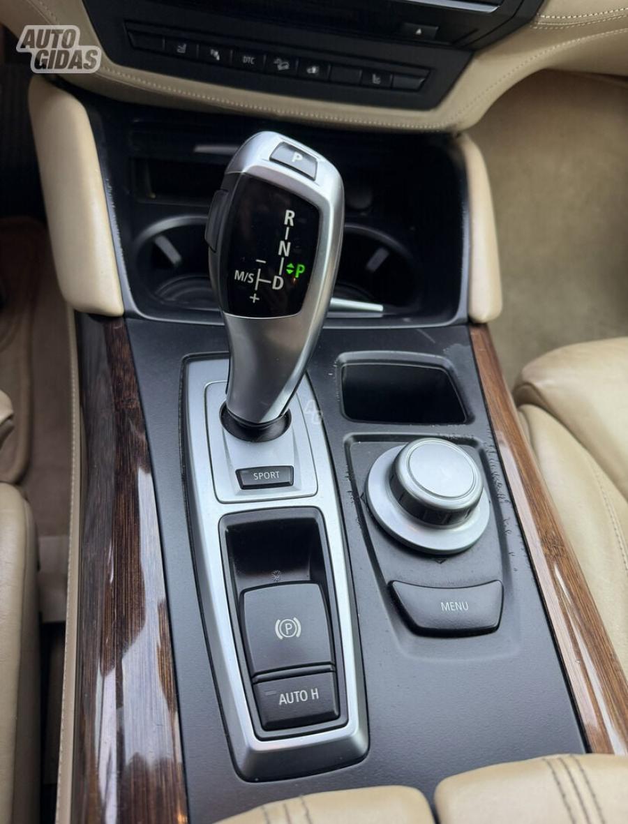 Black BMW X6 2008 in Vilnius, with an engine capacity of 4.40 L and mileage of 208 thousand km for 6999 €, photo 17 on AUTOMOTO.COM.LV