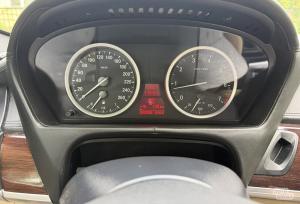 Black BMW X6 2008 in Vilnius, with an engine capacity of 4.40 L and mileage of 208 thousand km for 6999 €, photo 18 on AUTOMOTO.COM.LV