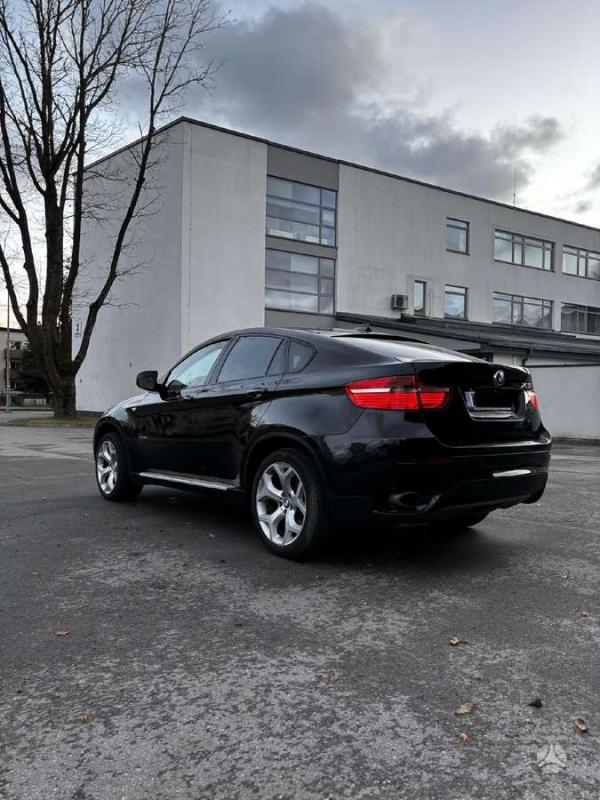 Black BMW X6 2009 in Mazeikiai, with an engine capacity of 2.99 L and mileage of 180 thousand km for 14999 €, photo 1 on AUTOMOTO.COM.LV