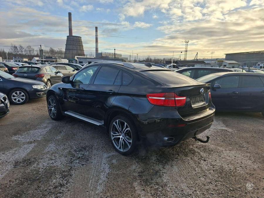 Black BMW X6 2009 in Kaunas, with an engine capacity of 2.99 L and mileage of 276 thousand km for 11000 €, photo 2 on AUTOMOTO.COM.LV