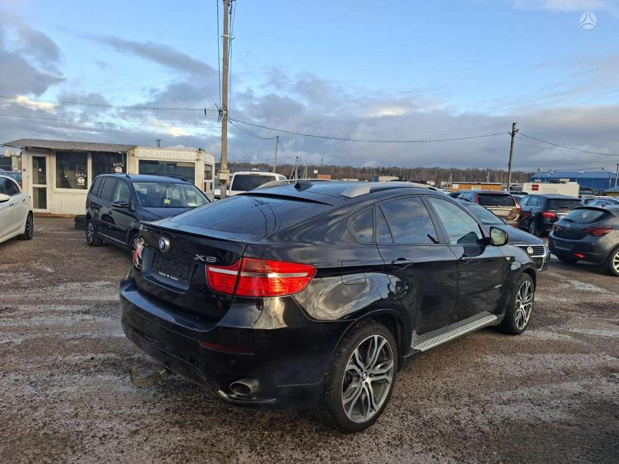Black BMW X6 2009 in Kaunas, with an engine capacity of 2.99 L and mileage of 276 thousand km for 11000 €, photo 3 on AUTOMOTO.COM.LV