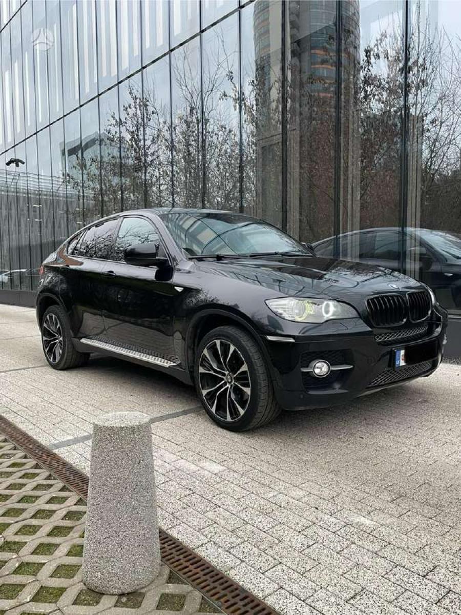 Melns BMW X6 2009 Viļņa, ar dzinēja tilpumu 2.99 L un nobraukumu 351 tūkst. km par 9900 €, foto 1 vietnē AUTOMOTO.COM.LV