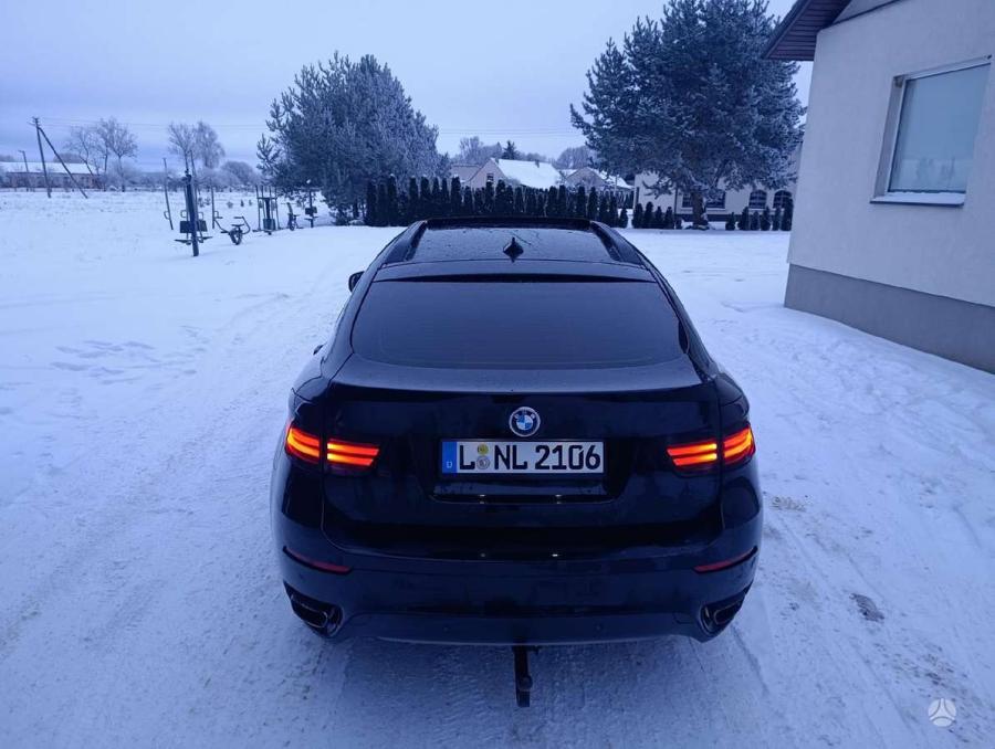 Black BMW X6 2009 in Panevezys, with an engine capacity of 0.00 L and mileage of 333 thousand km for 10700 €, photo 4 on AUTOMOTO.COM.LV