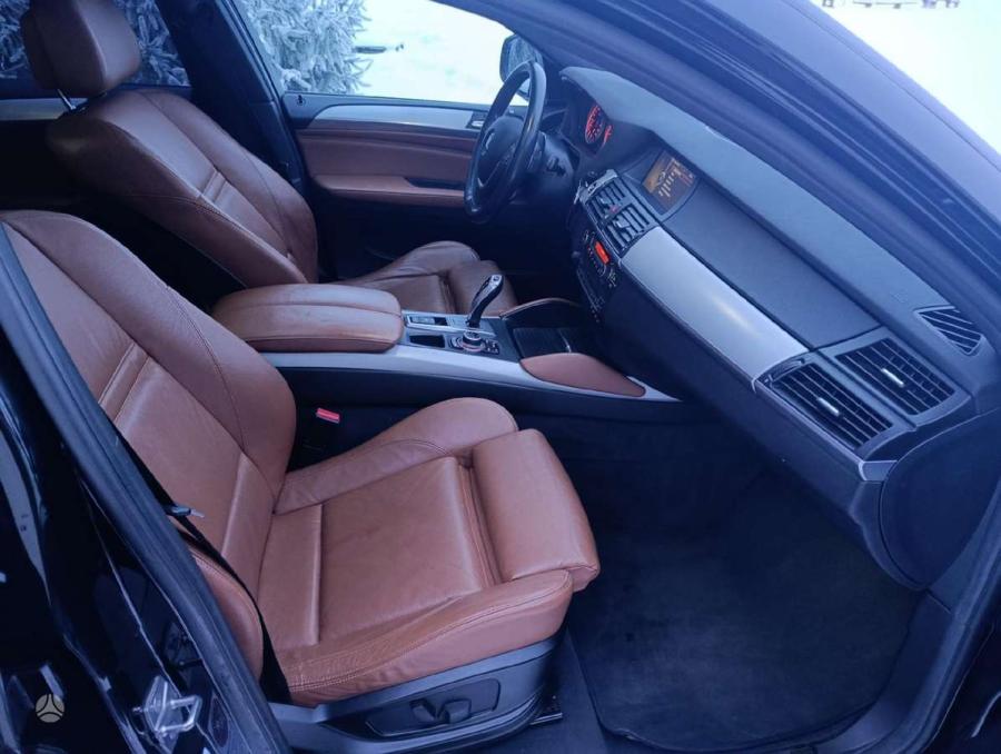 Black BMW X6 2009 in Panevezys, with an engine capacity of 0.00 L and mileage of 333 thousand km for 10700 €, photo 13 on AUTOMOTO.COM.LV