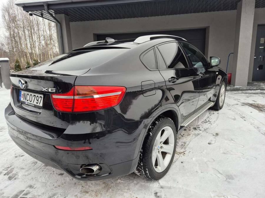 Black BMW X6 2009 in Siauliai, with an engine capacity of 3.00 L and mileage of 214 thousand km for 11800 €, photo 7 on AUTOMOTO.COM.LV