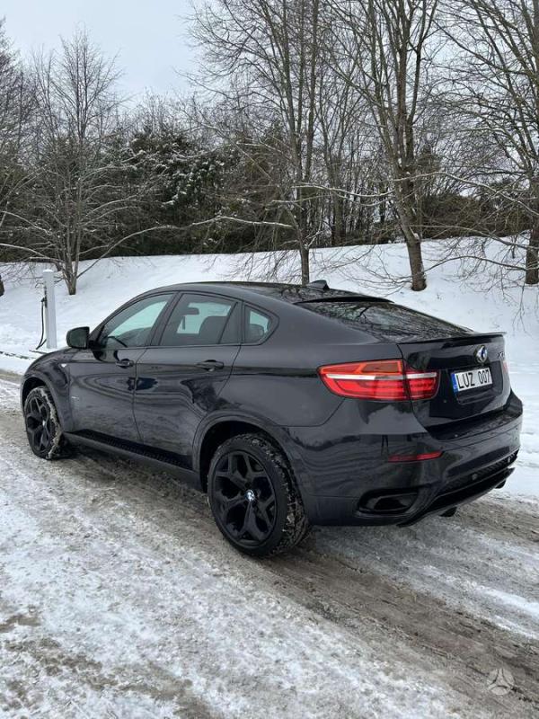 Black BMW X6 2009 in Alytus, with an engine capacity of 2.99 L and mileage of 320 thousand km for 11000 €, photo 3 on AUTOMOTO.COM.LV