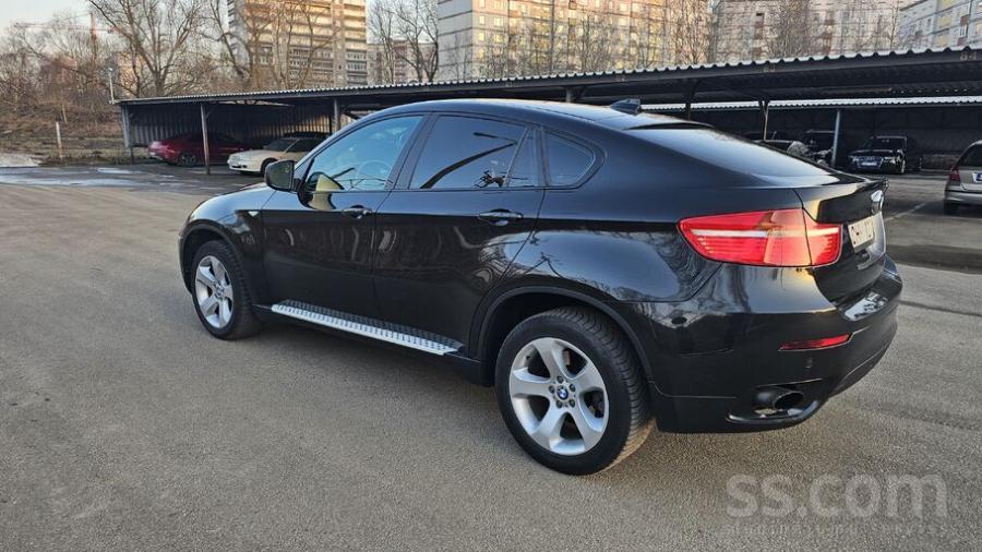 Black BMW X6 2009 in Riga, with an engine capacity of 3.00 L and mileage of 522 thousand km for 8600 €, photo 1 on AUTOMOTO.COM.LV