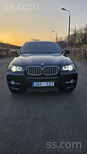 Black BMW X6 2009 in Riga, with an engine capacity of 3.00 L and mileage of 522 thousand km for 8600 €, photo 4 on AUTOMOTO.COM.LV